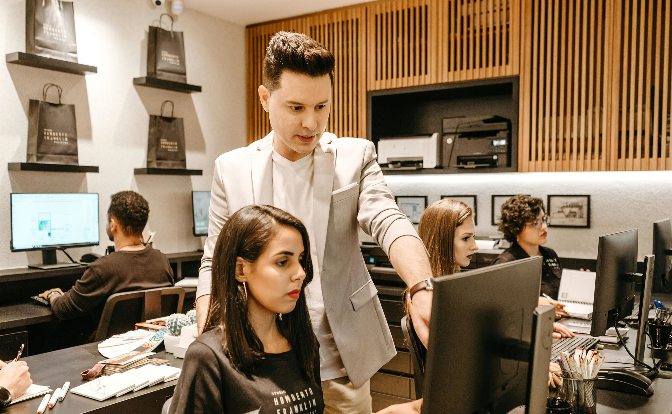 Efficient vs. Restrictive Resource Use in Federal Project Management